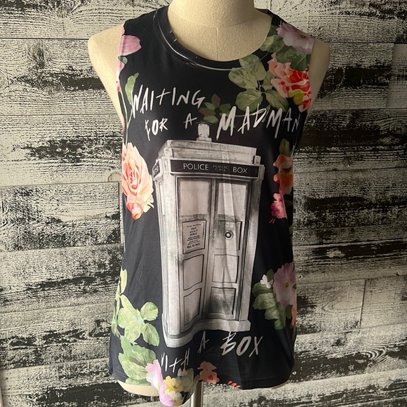 Ripple Junction | Tops | The Doctor Who Ripple Junction Brand Floral ...
